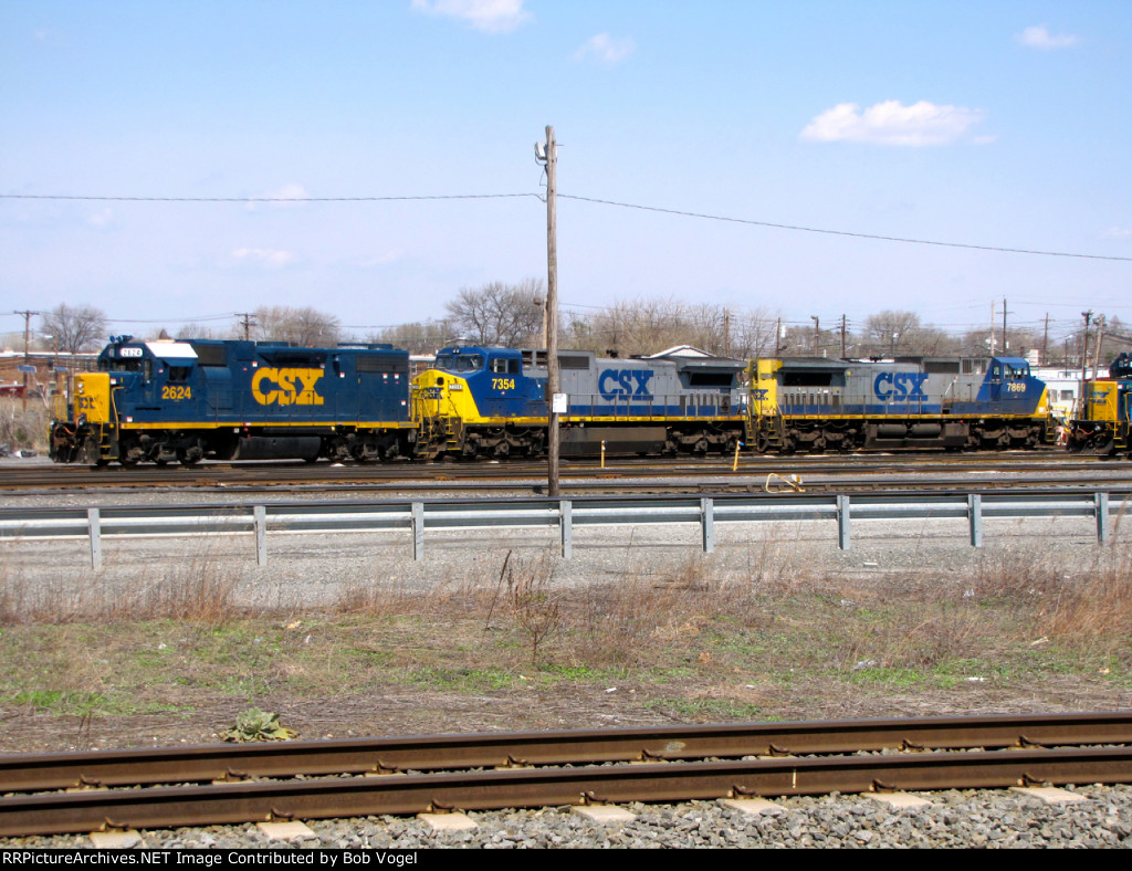 CSX 2624, 7354, and 7869